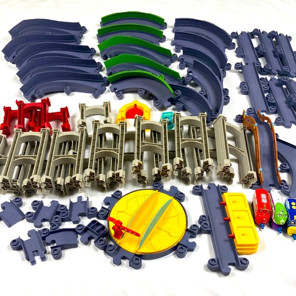 Chuggington | Toys | Huge Chuggington Track Set The Set Comes With ...